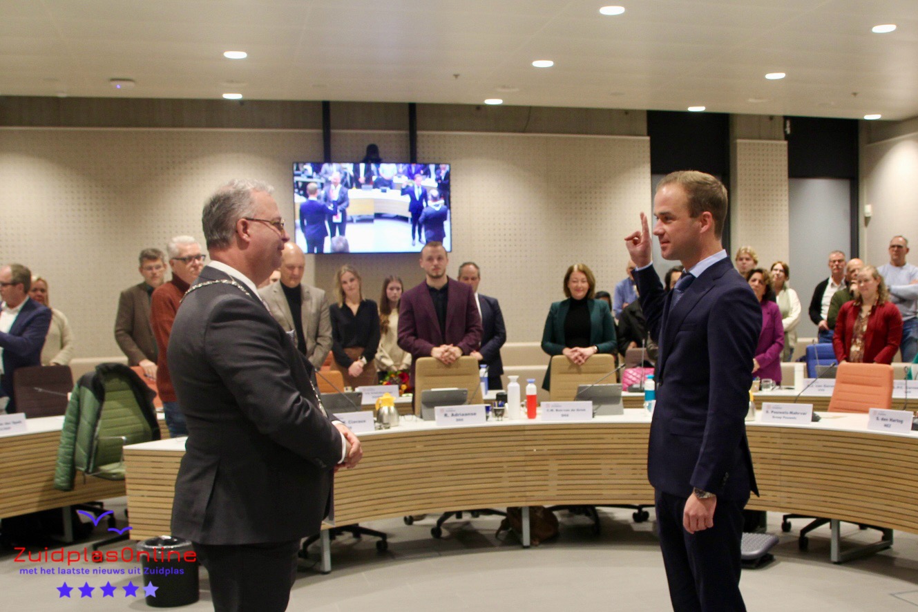 Robin Versluis geïnstalleerd als raadslid voor ChristenUnie/SGP ...