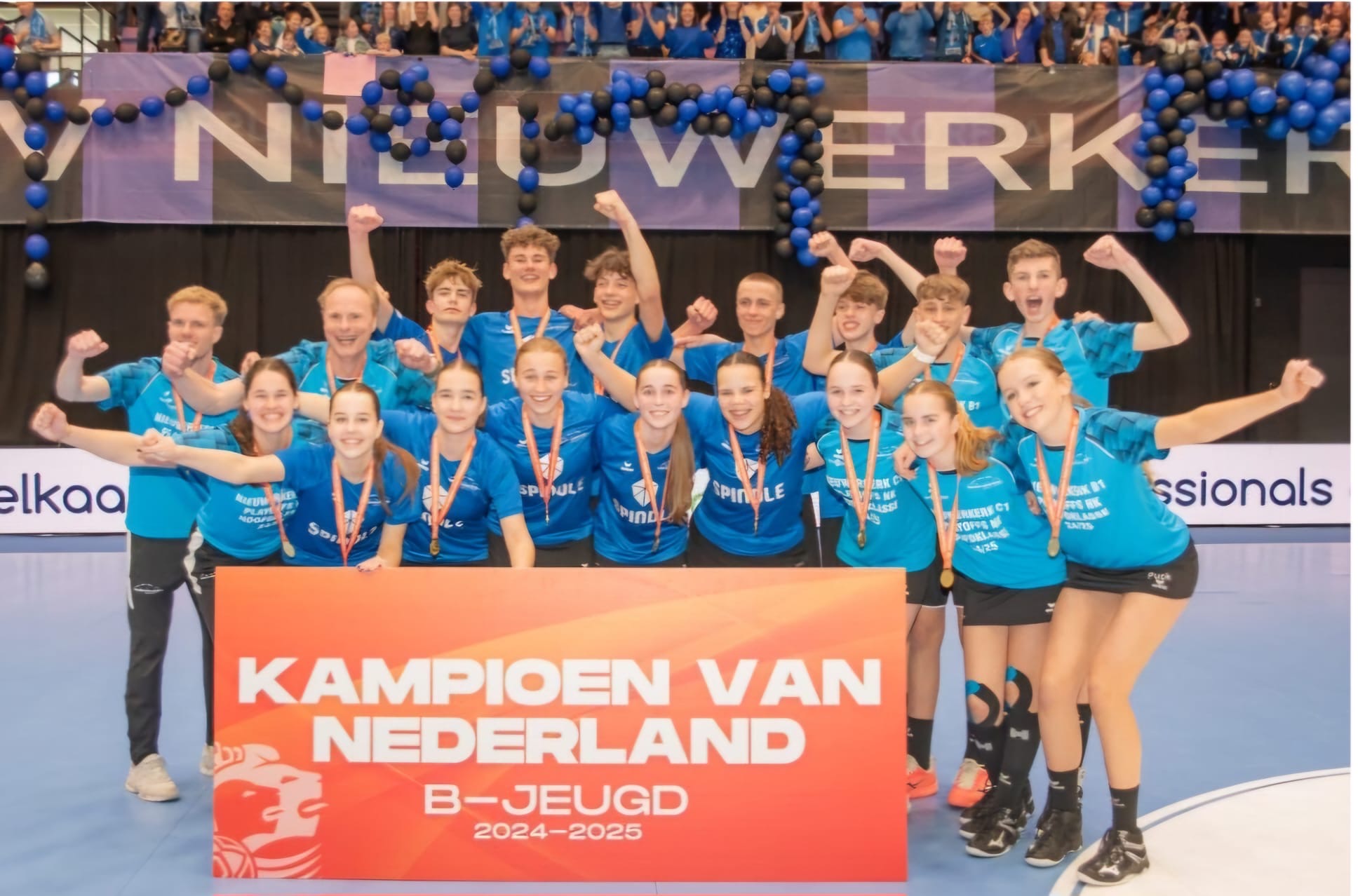 Nieuwerkerk B1 schrijft geschiedenis: Nederlands kampioen in de B-hoofdklasse - Zuidplas Online