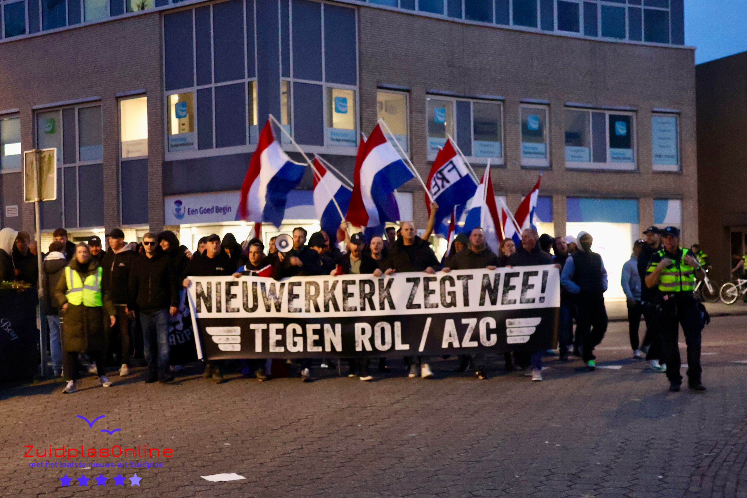 Tweede protestmars tegen mogelijke AZC-locatie in Nieuwerkerk aan den ...